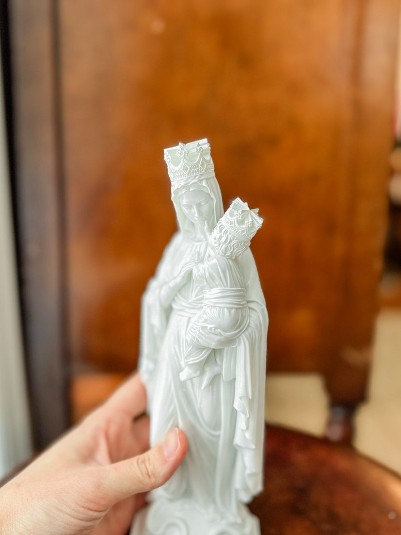 Regina Caeli Statue – Catholic Made Goods