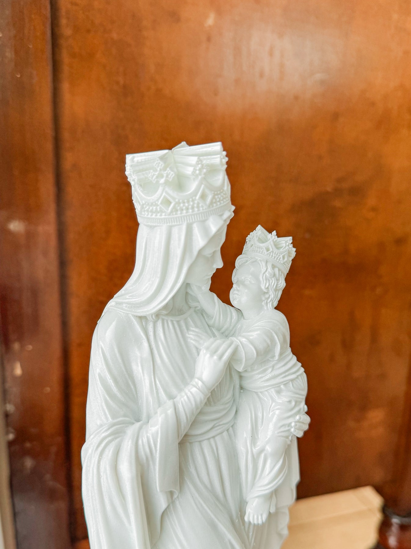 Regina Caeli Statue – Catholic Made Goods