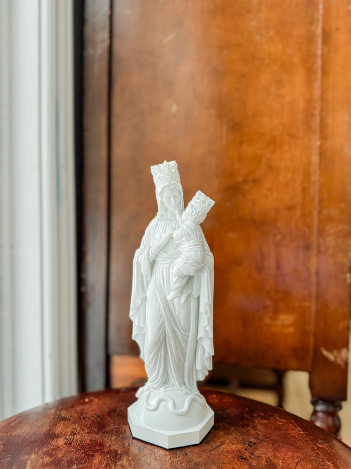 Regina Caeli Statue – Catholic Made Goods